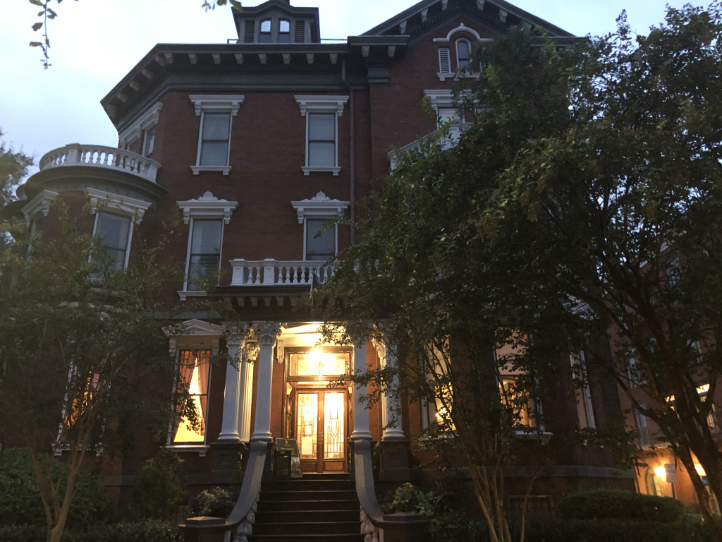 09 Kehoe House Inn - #1 Ghost Tour